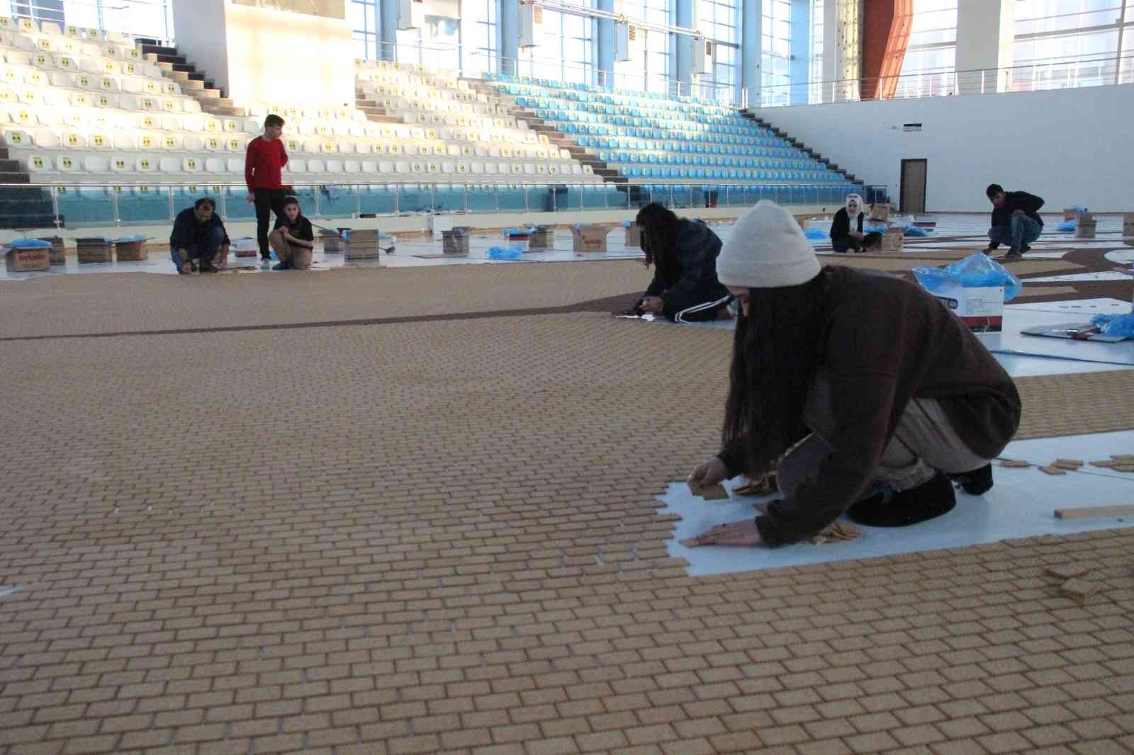 Dünyanın en büyük buğday başağı mozaiği 3 ton bisküviden yapılıyor ...